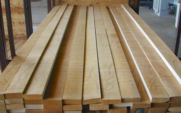 Gỗ maple là gì? Ưu nhược điểm và ứng dụng gỗ maple
